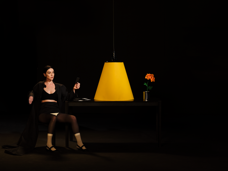St. Vincent anuncia “Flea”, segundo avance de su nuevo álbum "All born ...