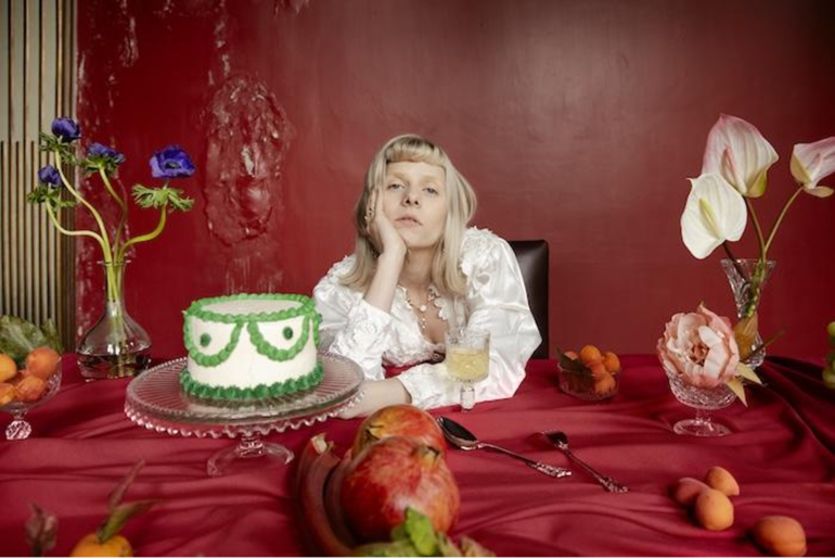 Aurora presenta su cuarto álbum de estudio ‘What Happened To The Heart ...